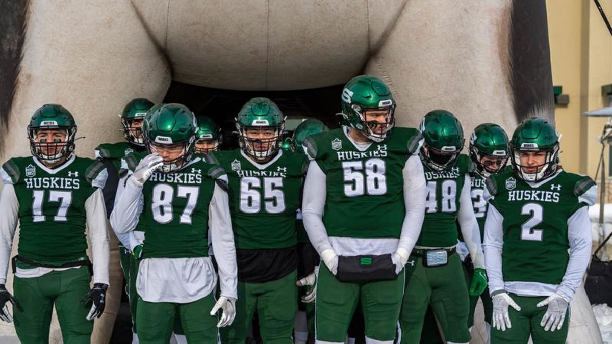 A Uteck Bowl preview. Huskies prepare for a Saturday visit to St. FX ...