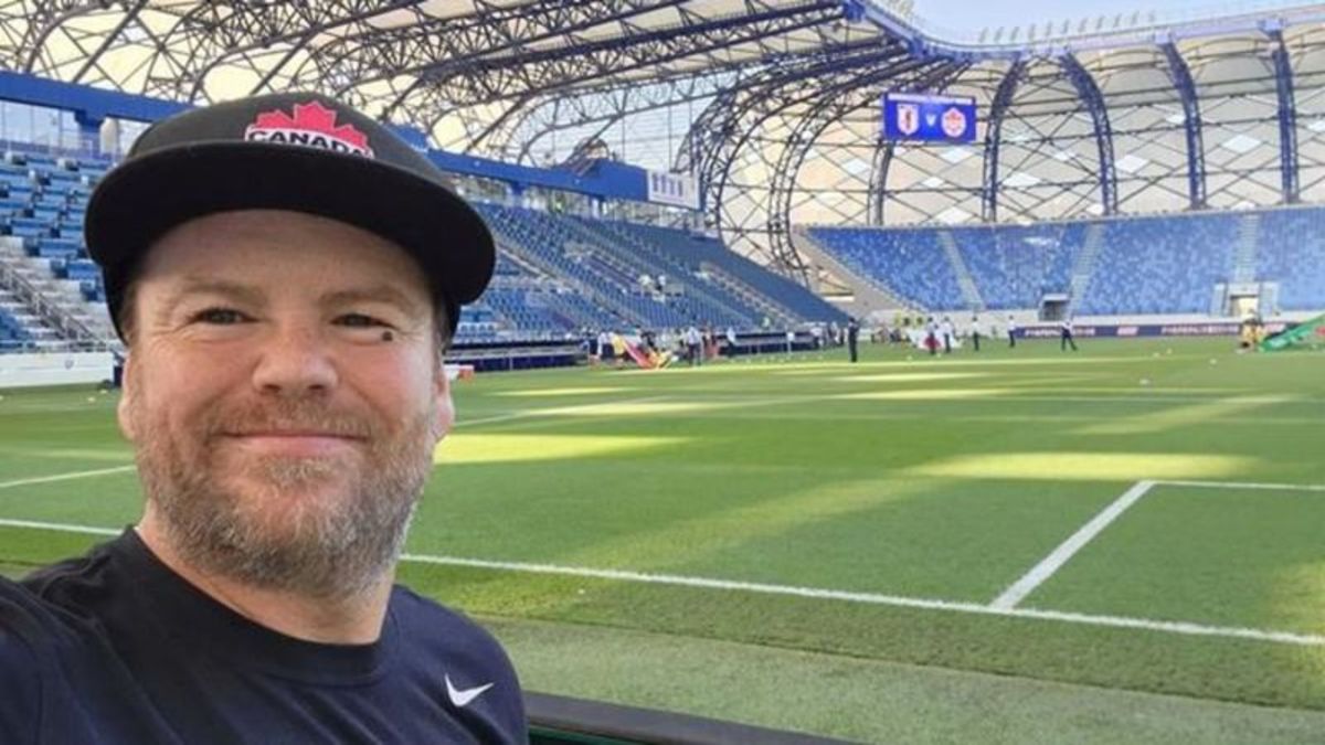 ‘I freaking love it:’ Canadian soccer superfan going for Guinness ...