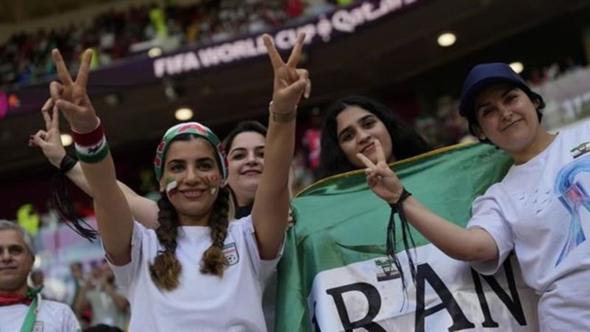 Iran regime supporters confront protesters at World Cup game | EverythingGP