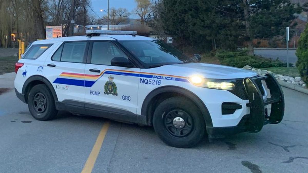 Suspects in stolen vehicle try to outrun police | Vernon Matters