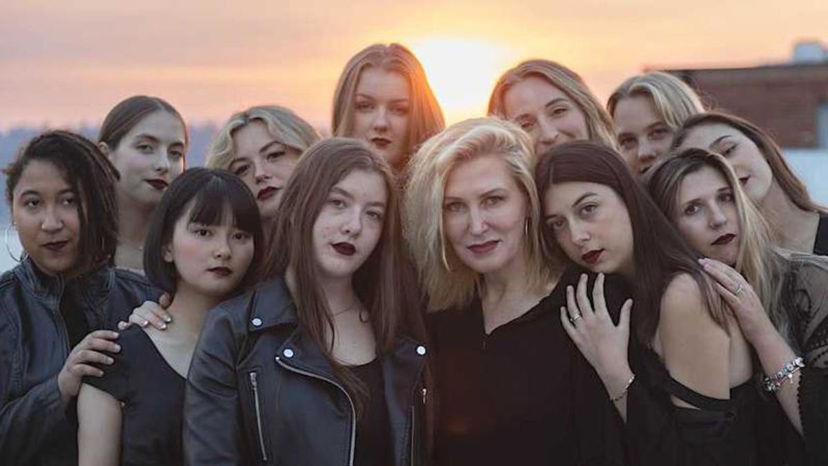 Kelowna vocal ensemble sings holiday favourites at Vernon concert ...