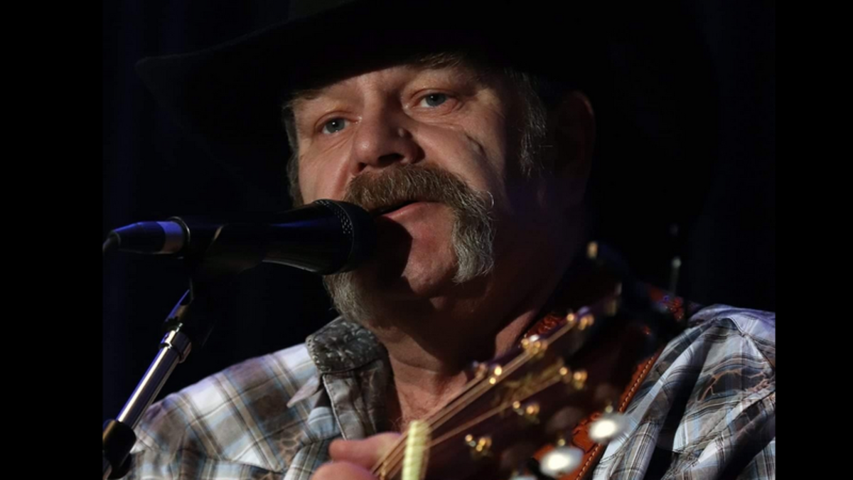 Larry Krause Performing at Half Century Club – Kinistino | paNOW