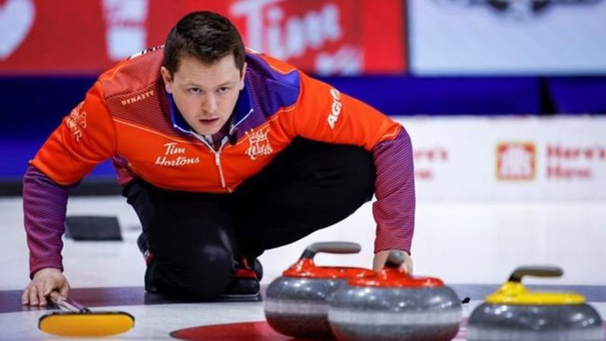 Carruthers curling team splits with third Jason Gunnlaugson | paNOW