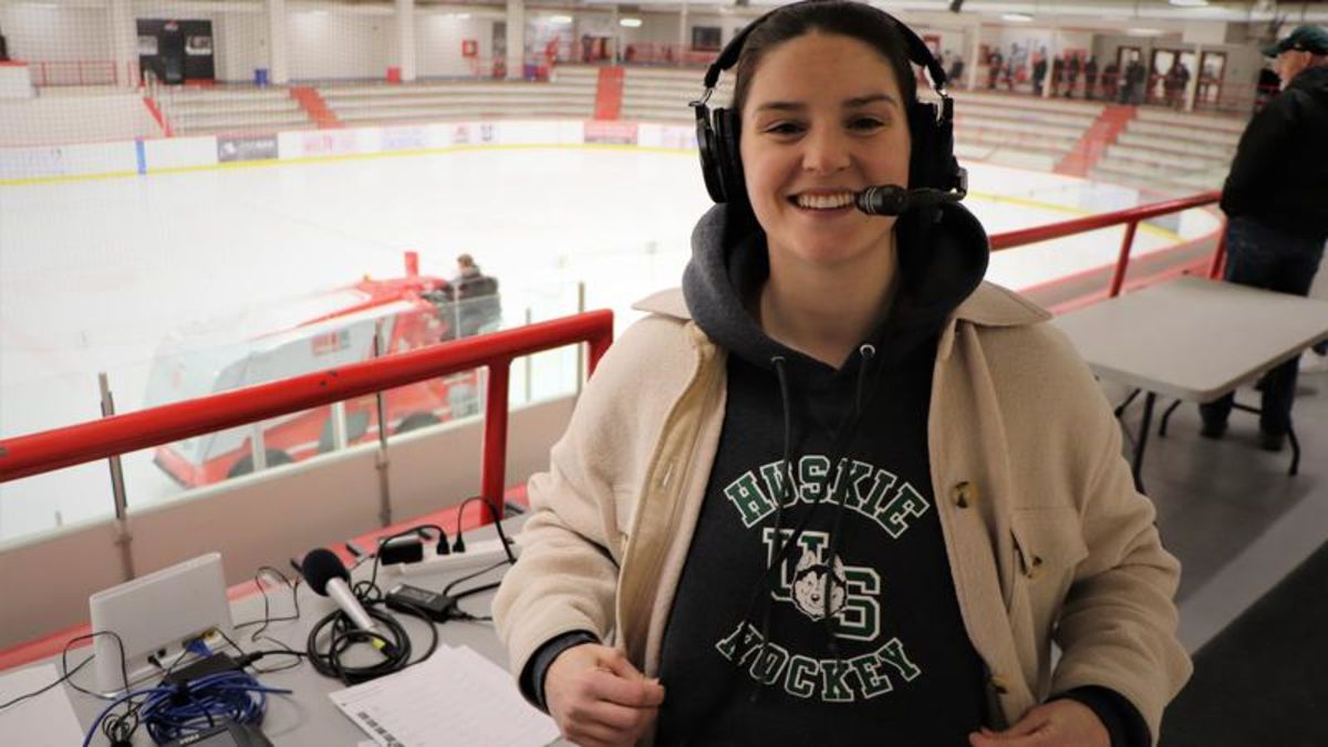Bohlken in the Booth: Huskies alum playing with PWHPA makes broadcast ...