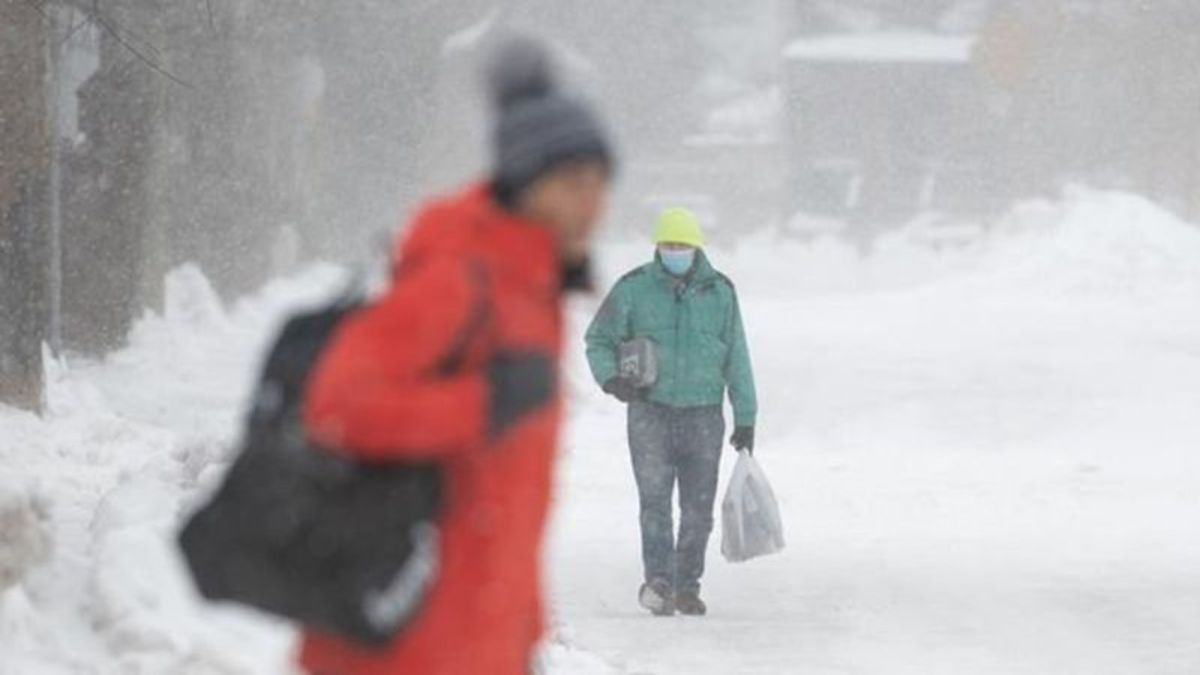 The latest news on winter storms complicating holiday travel across ...