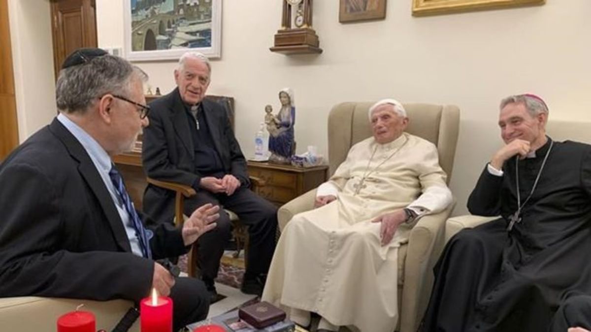 Benedict XVI, first pope to resign in 600 years, dies at 95 | CHAT News ...