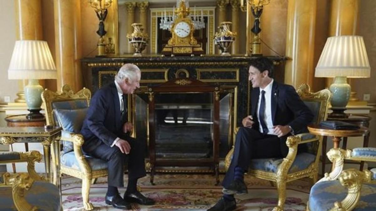 Prime Minister Justin Trudeau talks climate change with King Charles ...