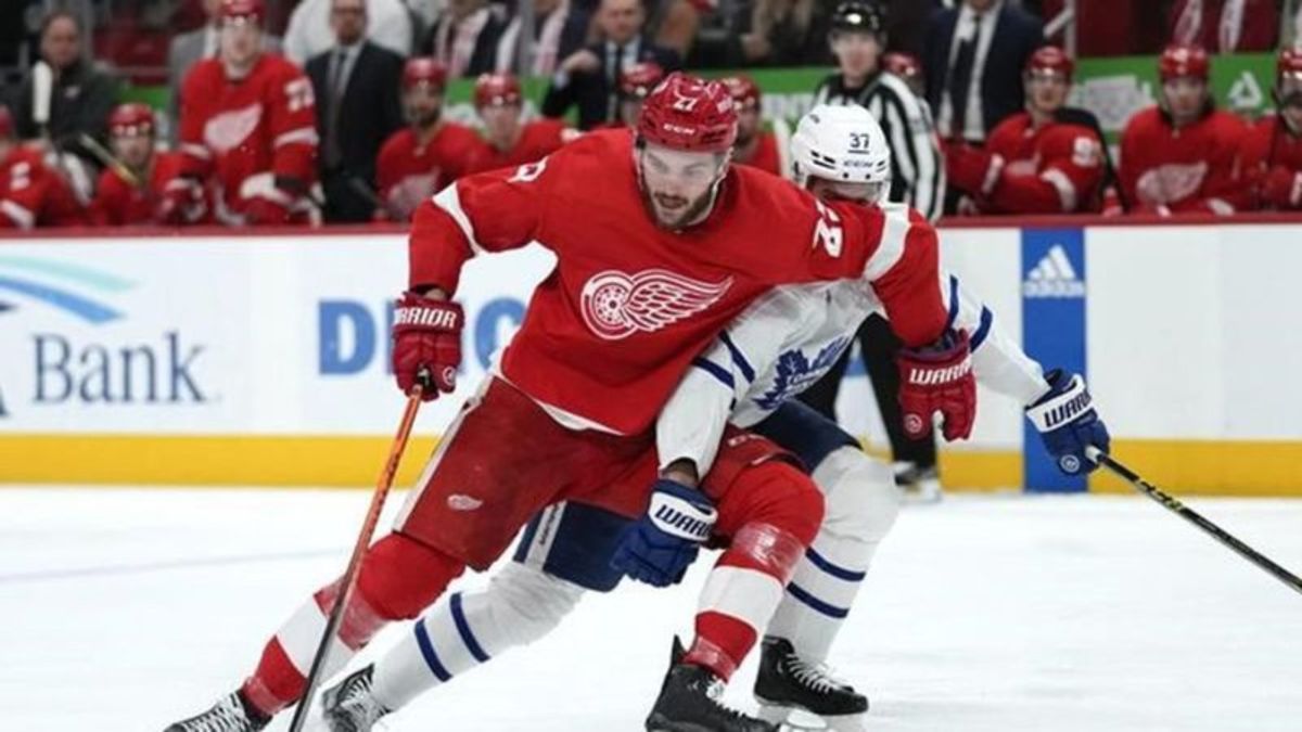 Red Wings beat Maple Leafs for 1st time in nearly 4 years | rdnewsnow.com