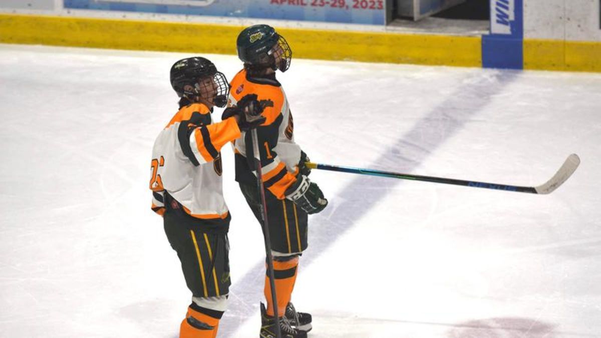 Mintos held off scoreboard in second straight contest, fall in Notre ...