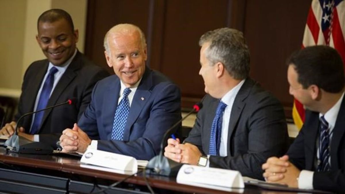 AP sources: Biden to pick Zients as his next chief of staff | paNOW