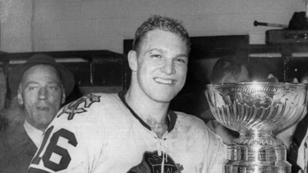 Hockey Hall of Famer Bobby Hull dead at 84; First NHLer to score more ...