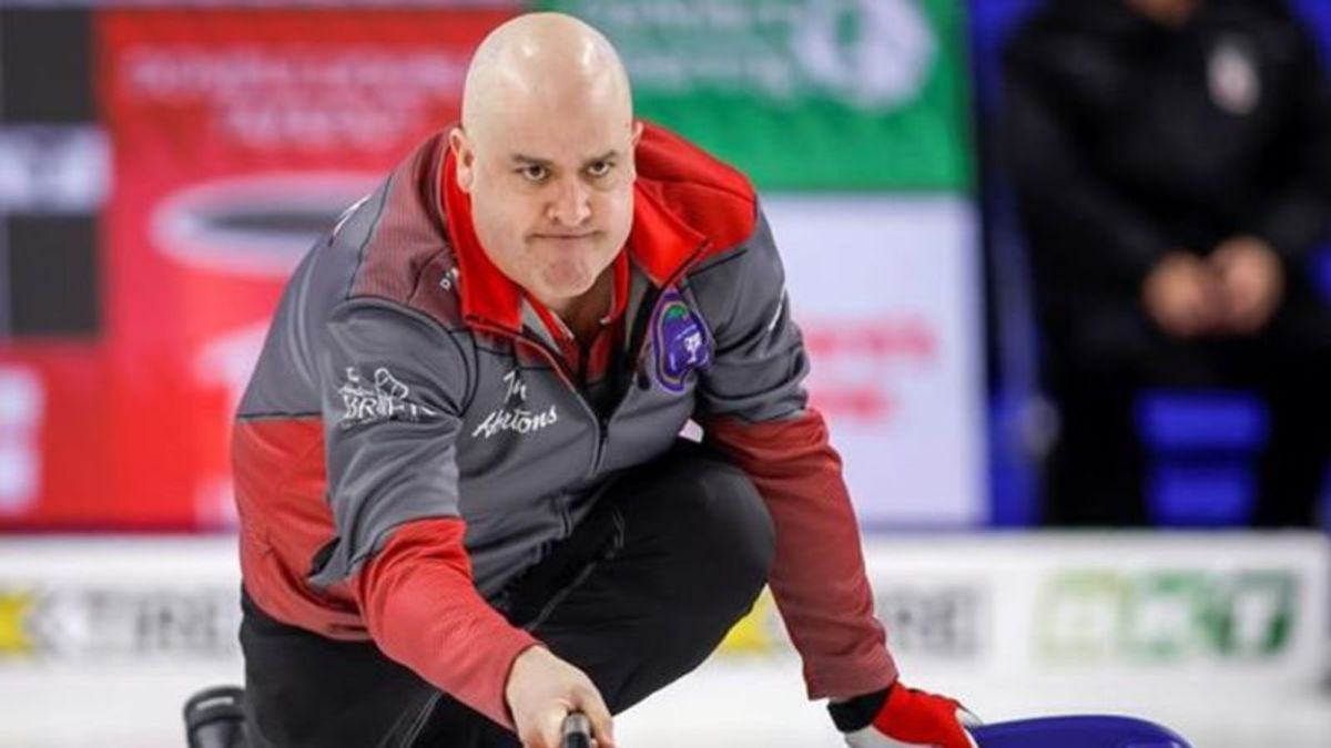 Saskatchewan’s Kelly Knapp, Jamie Koe of Northwest Territories punch ...