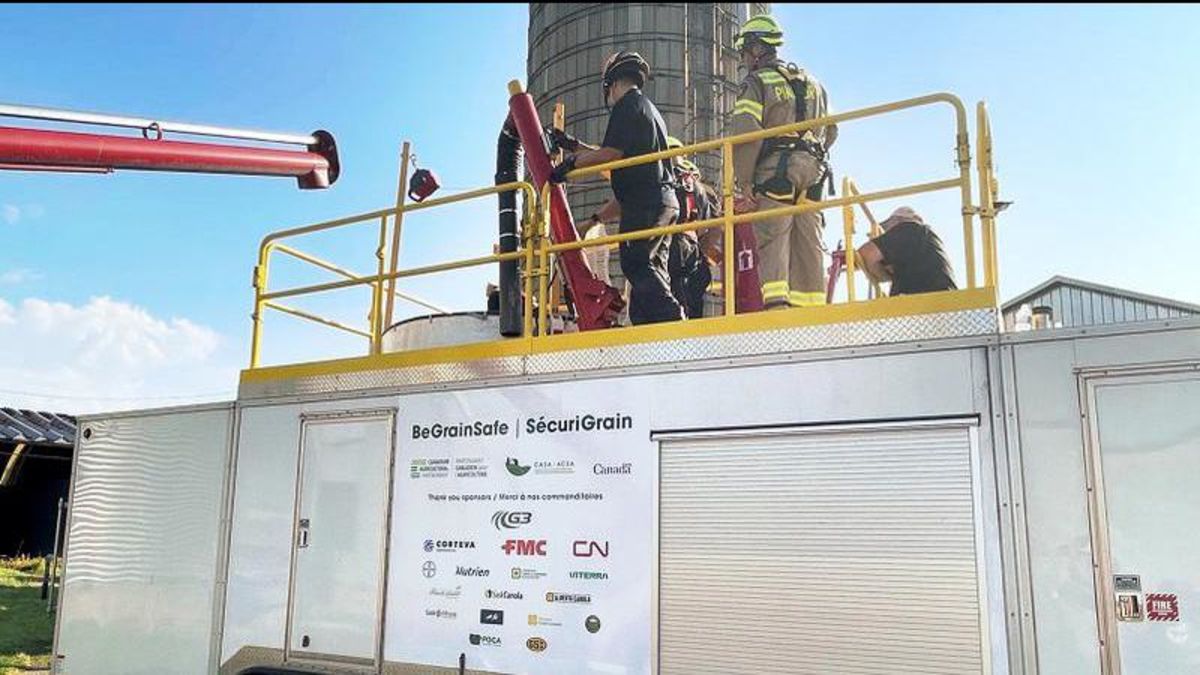 Hundreds of Canadian firefighters trained for grain entrapment rescues ...