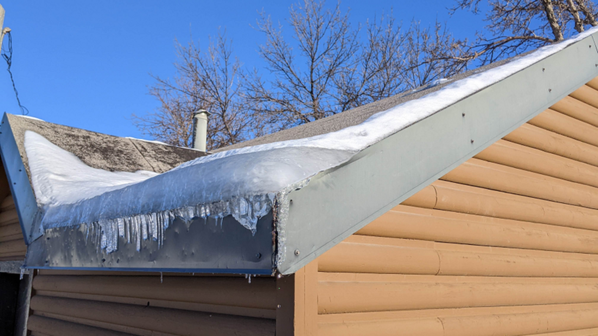 Clear your roof before ice dams cause damage: SGI | paNOW
