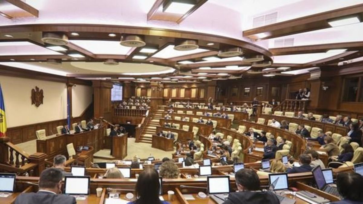 Moldovan parliament approves new pro-Western PM’s government ...