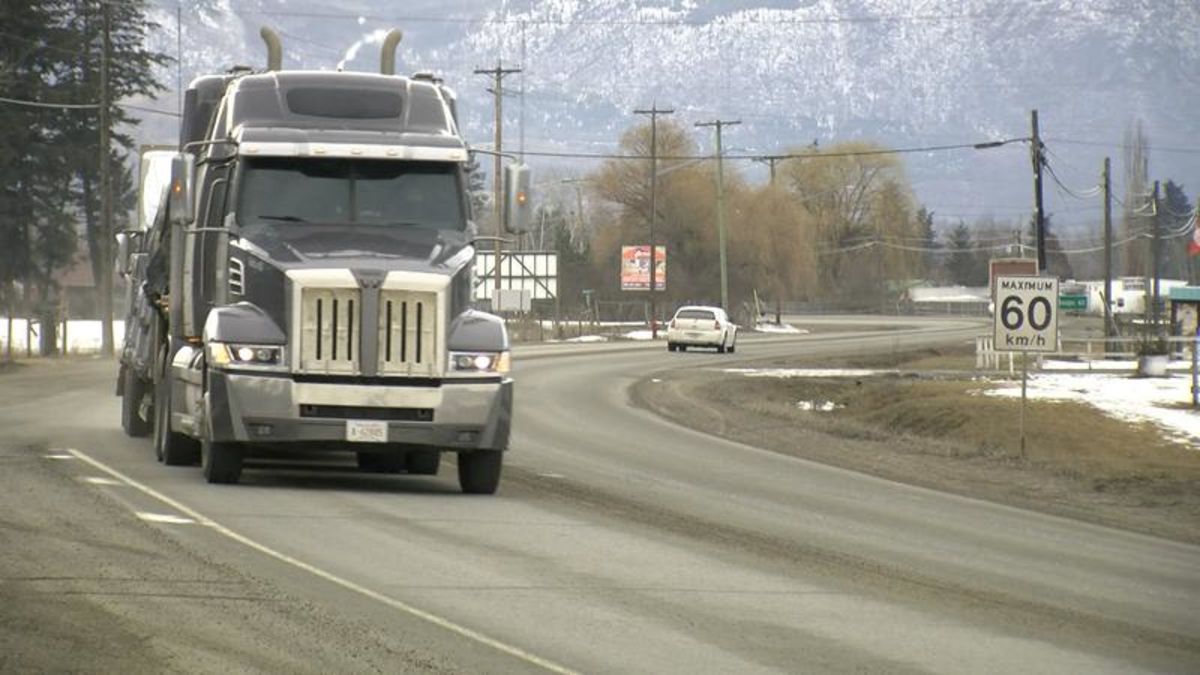 Provincial, municipal governments talk Yellowhead improvement after ...