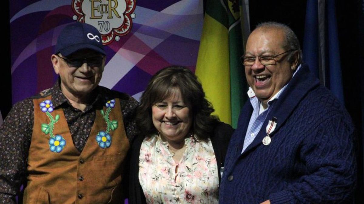 Métis community leaders recognized for their service | meadowlakeNOW