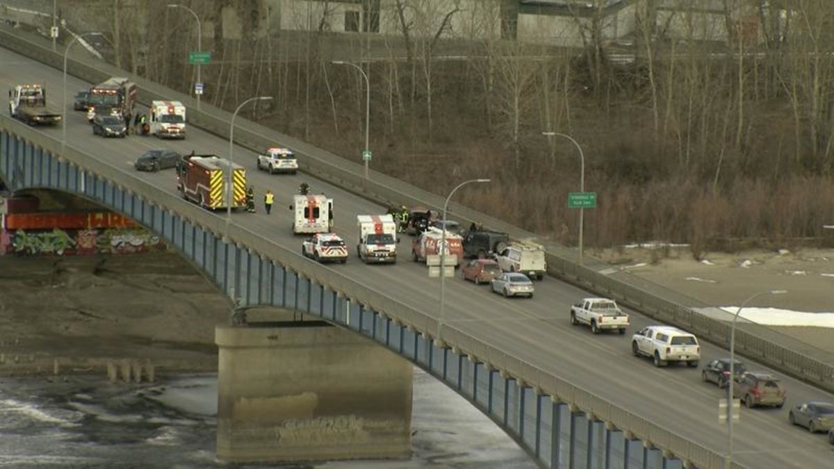 Multi-vehicle crash shuts down Overlanders Bridge Friday | B100 Multi-vehicle crash shuts down Overlanders Bridge Friday | B100