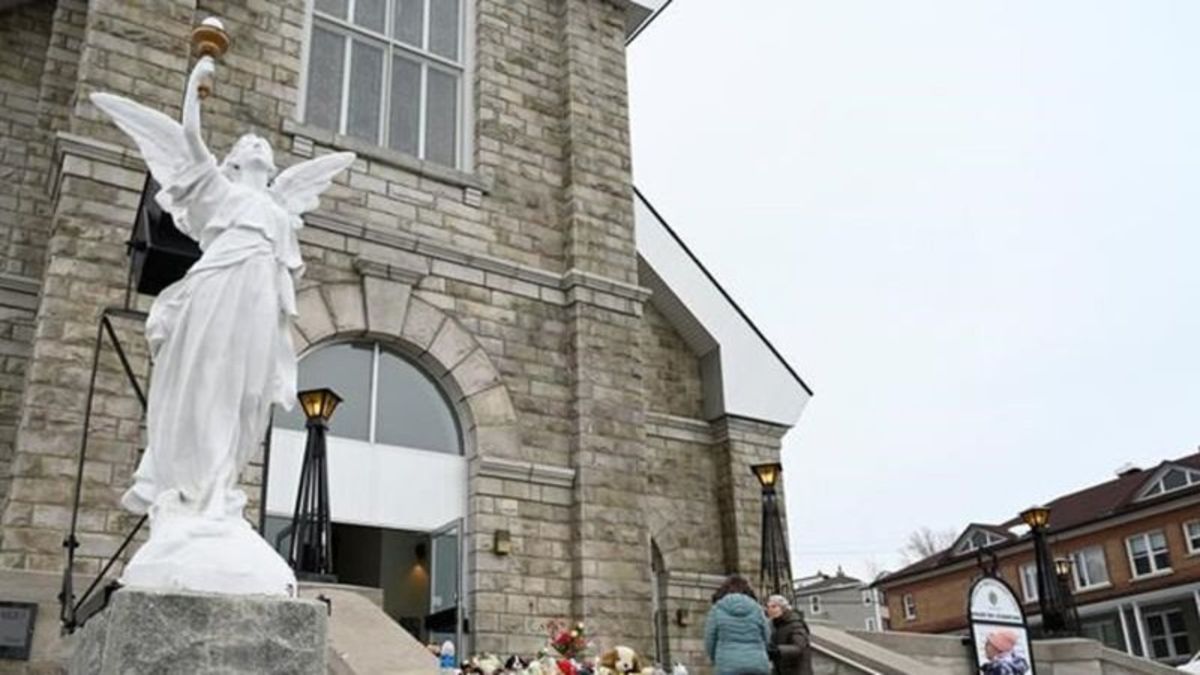 Legault, party leaders to visit Quebec town reeling after pedestrians ...
