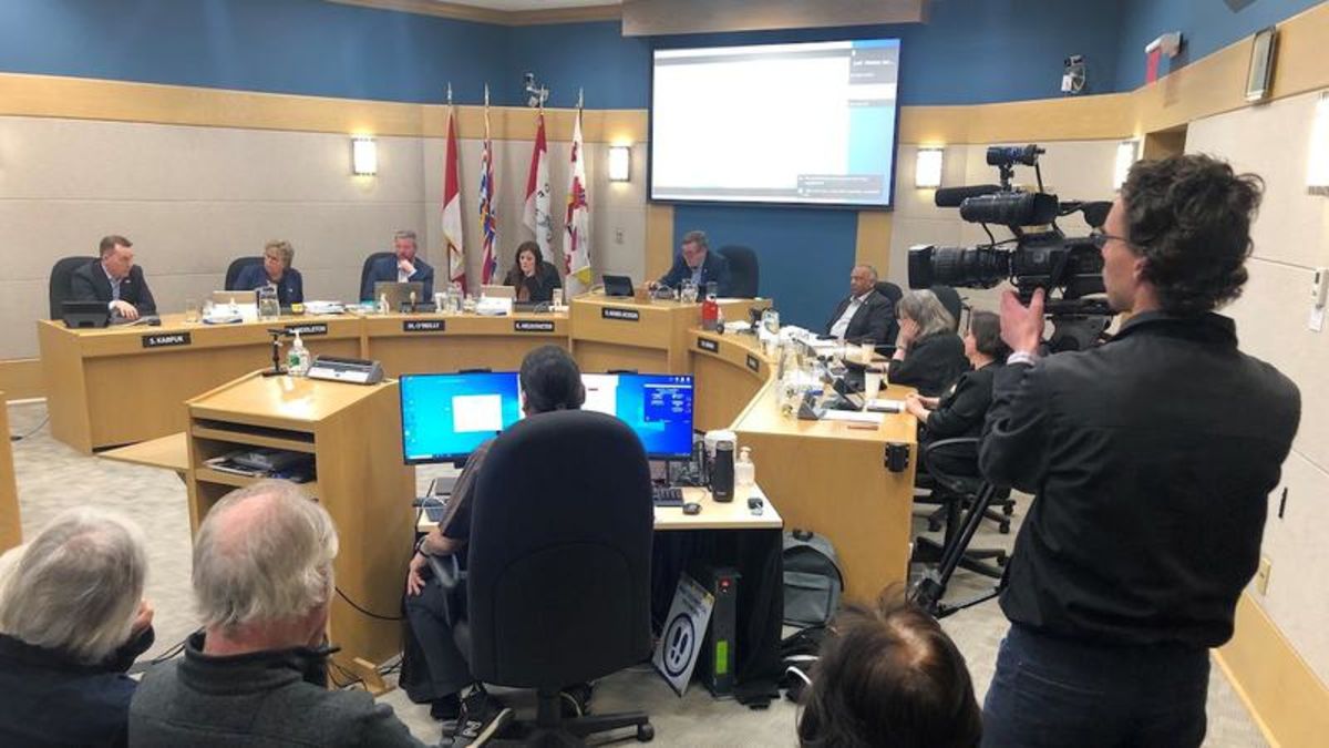 ROTHENBURGER: Another he-said, they-said day in the Pandemonium Capital ...