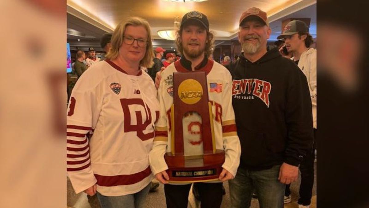 Ozar and the Pioneers go for two in a row in men’s college hockey | paNOW