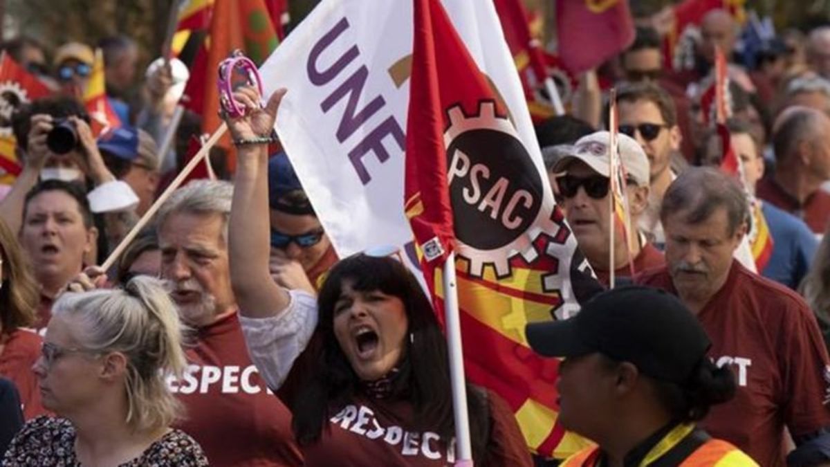 Major public-service union and to begin mediated negotiations with ...