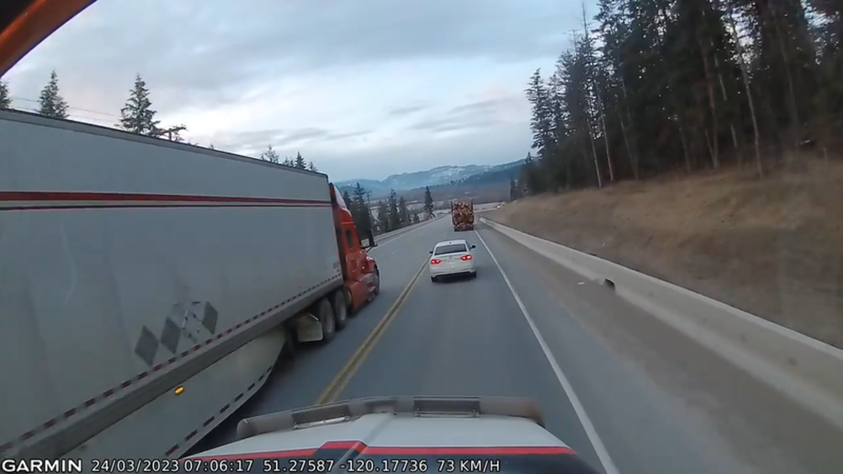 RAW VIDEO: Dangerous passes still happening on Highway 5 North | 98.3 CIFM