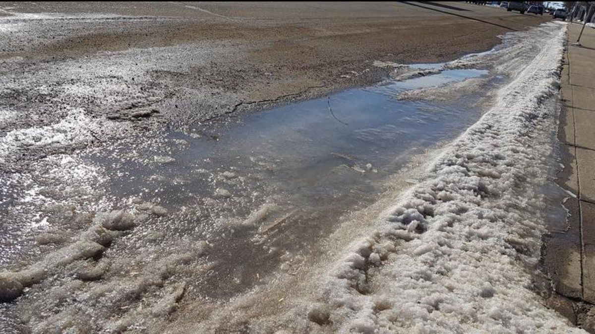 Thin ice, flooded basements among risks with rapid meltdown approaching ...