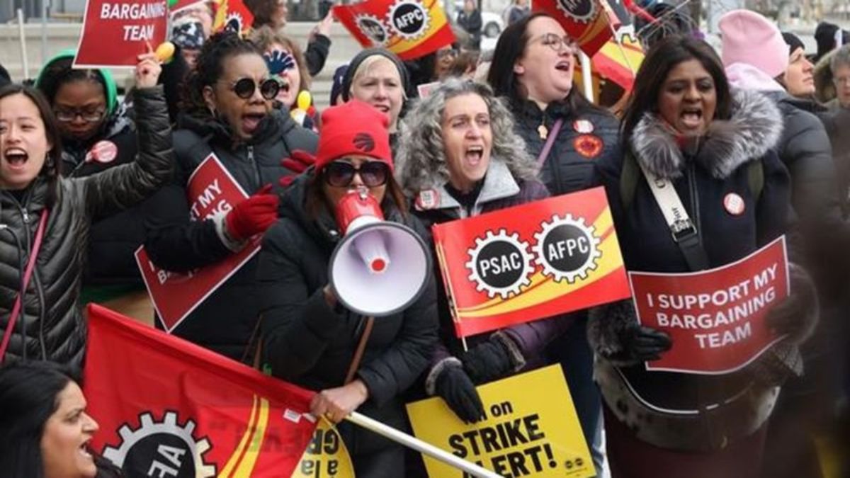 Members of public service union vote in favour of federal strike ...