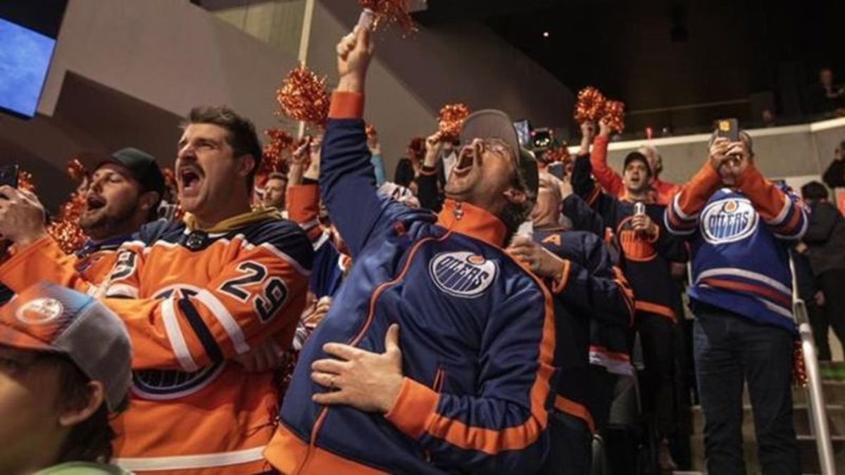 Edmonton Oilers ask fans to ‘refrain from throwing things on the ice ...