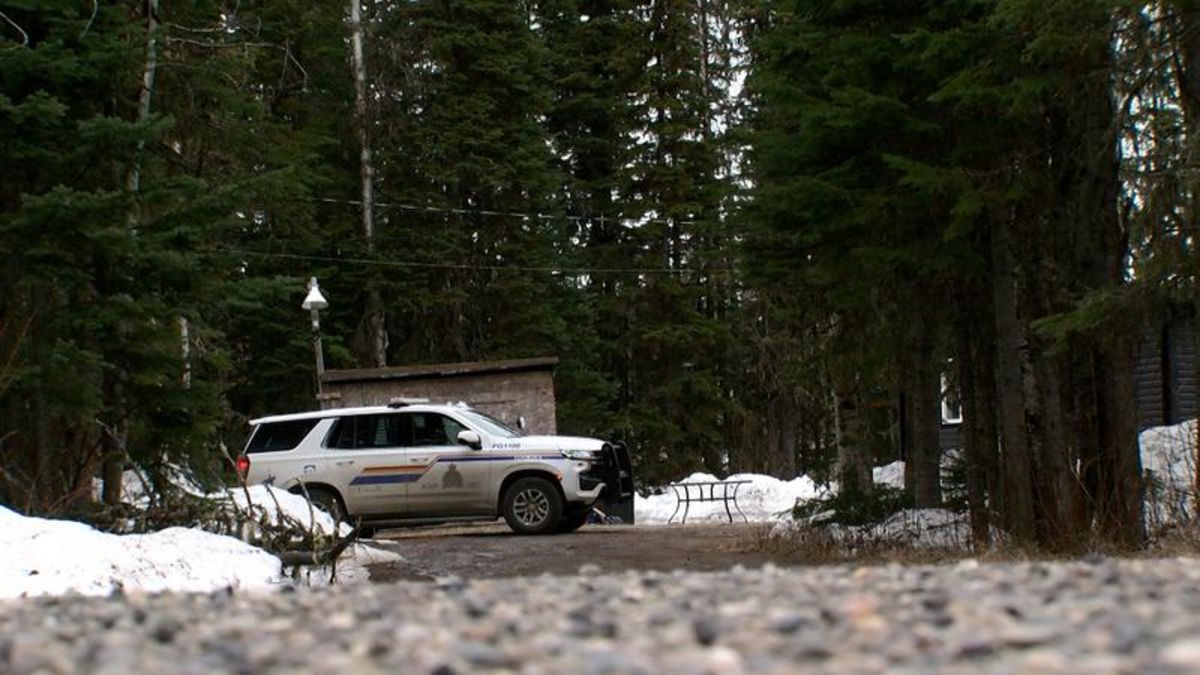 RCMP Emergency Response Team & Crisis Negotiators respond to ...