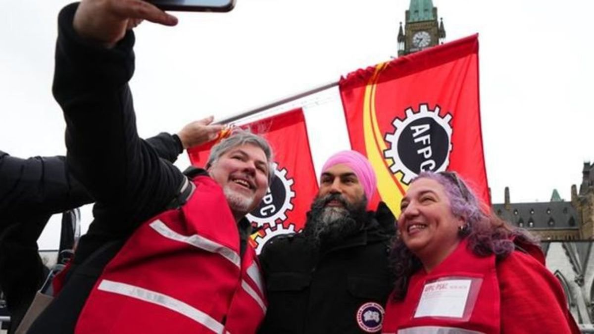 Federal public-service strike lands in middle of political battle for ...