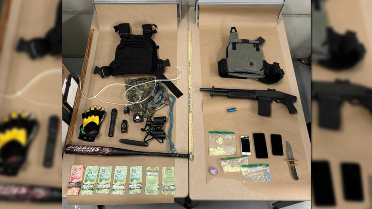 Routine Traffic Stop Leads To Seizure Of Drugs Weapons And Cash