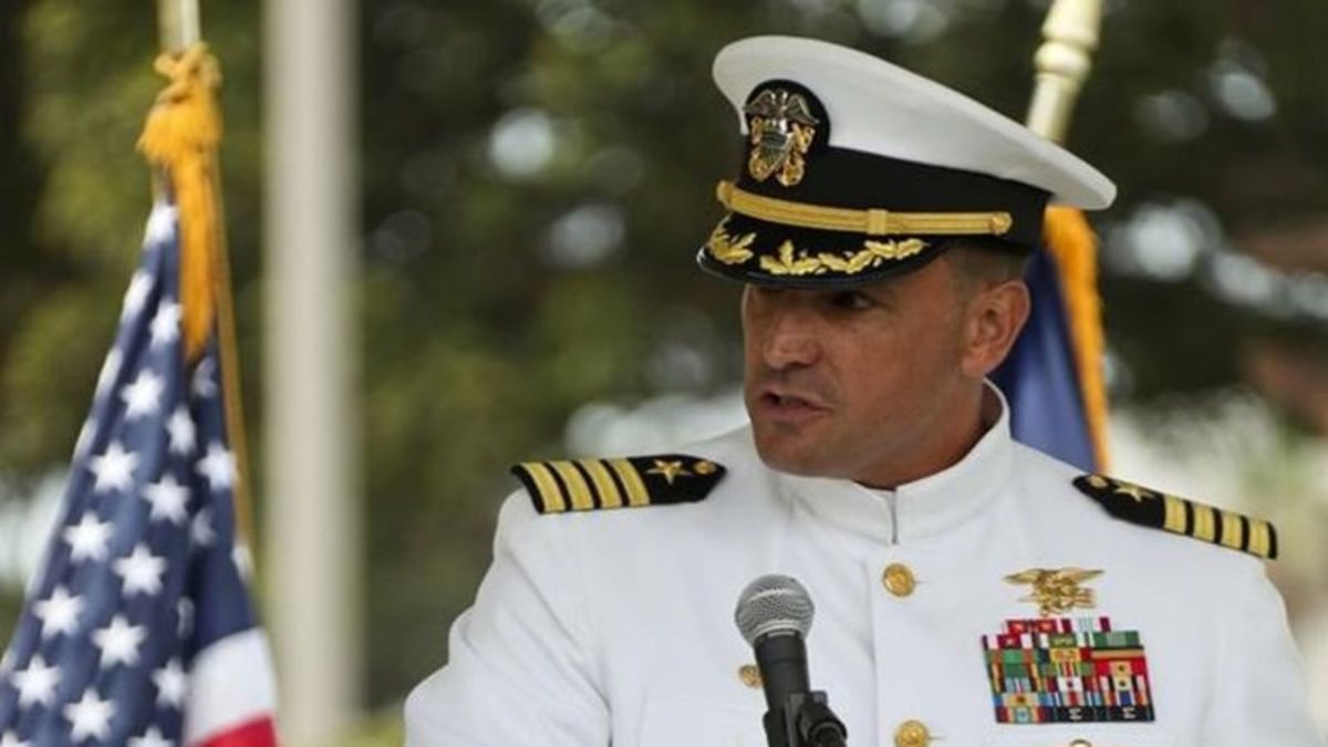 Navy commander pulled from job in connection with SEAL death ...