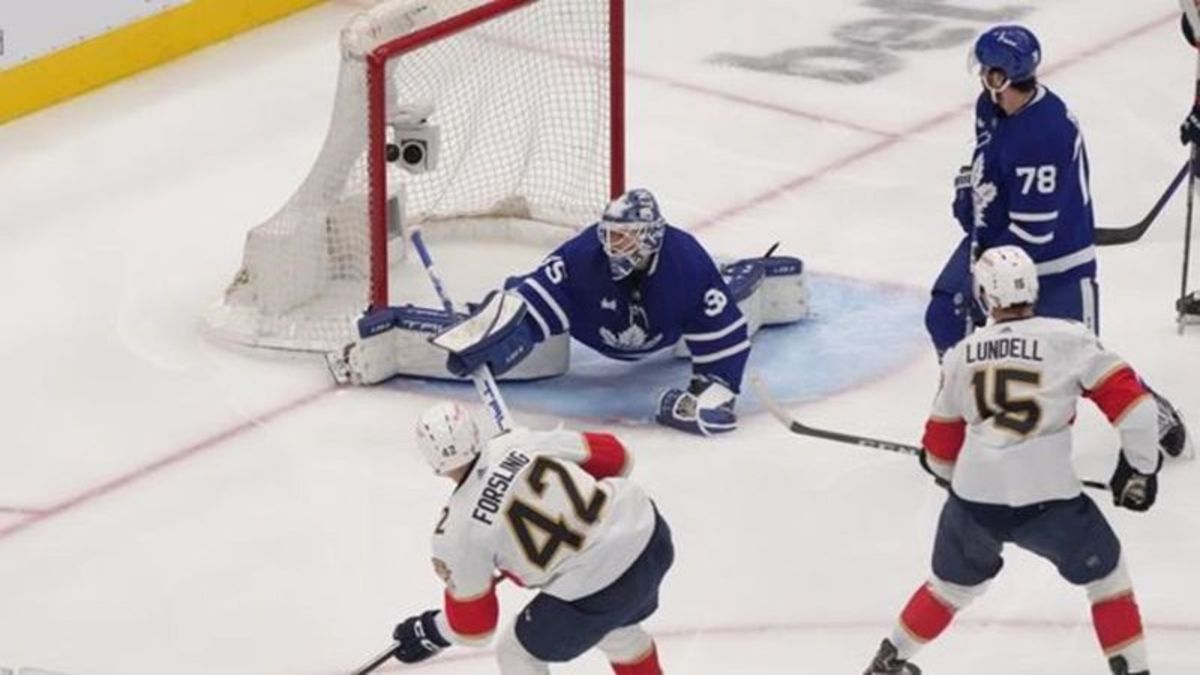 Panthers storm back from early deficit, down Maple Leafs for 2-0 series ...