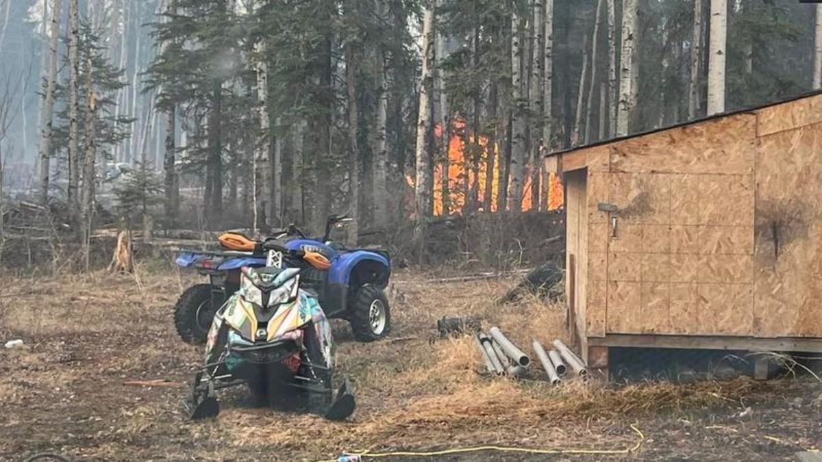 Local fire threatens highway access near La Loche | battlefordsNOW