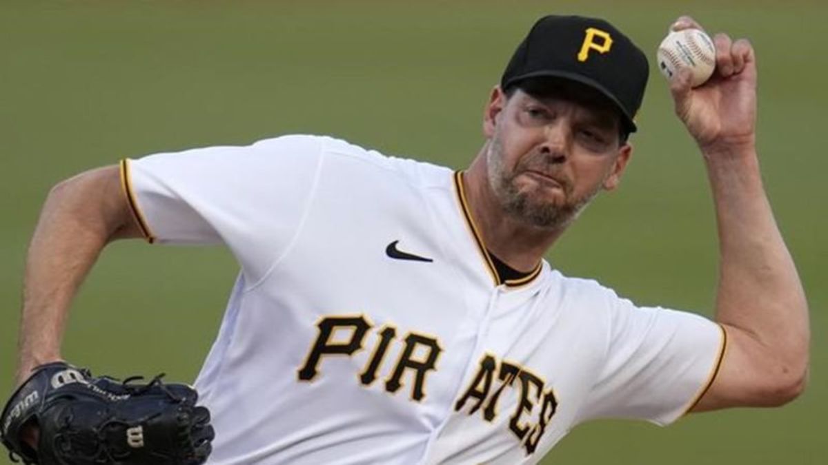 Bassitt impressive as Blue Jays end skid, top Pirates 4-0 | Lethbridge ...