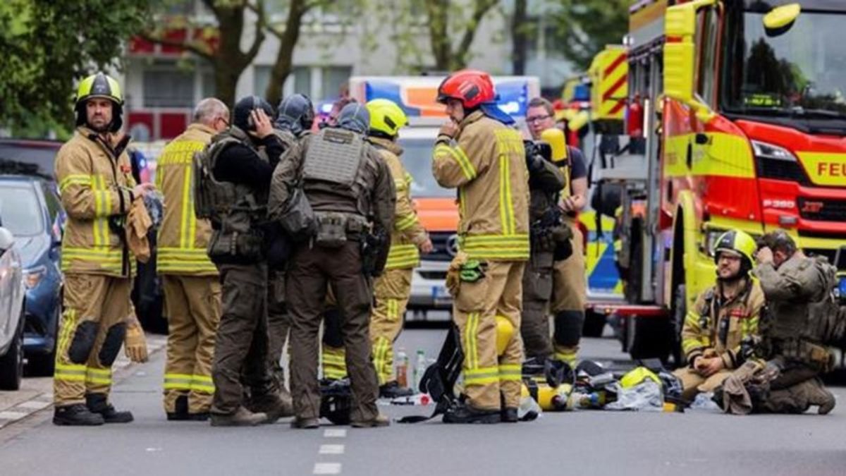 Official: Explosion at residential building in Germany injures 12 first ...