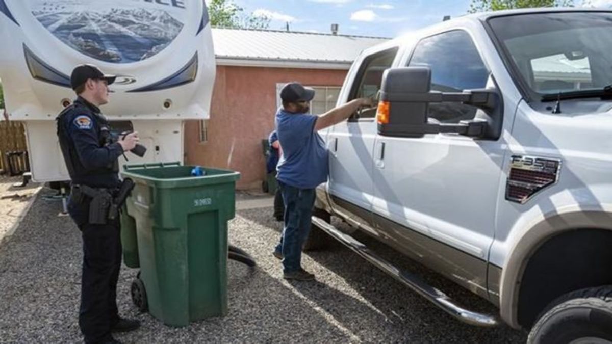 Videos show officers rushing gunman in New Mexico rampage that killed 3 ...