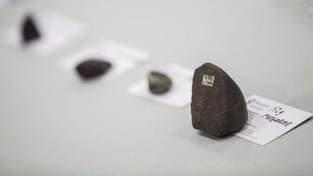 Meteorites found in Canada cannot be removed from the country without ...