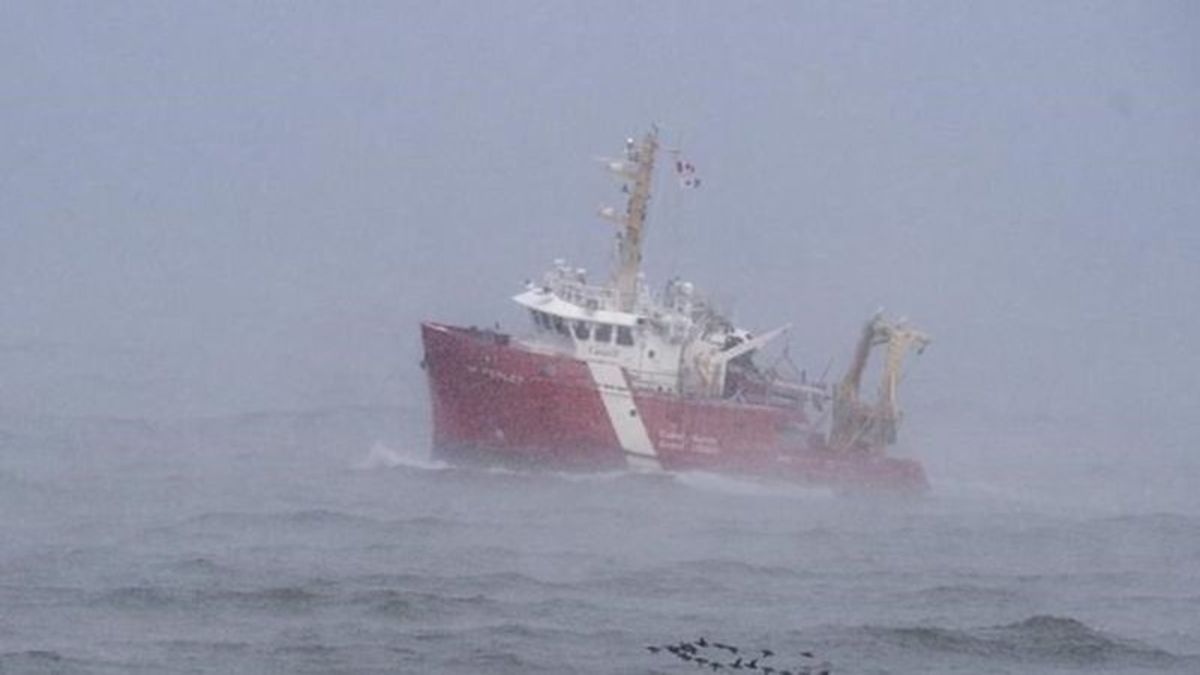 Ottawa to spend $2.5 billion on small vessels as it replaces aging ...