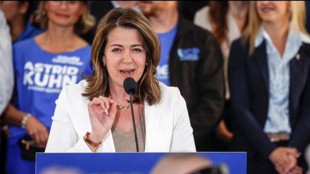 Smith attacks Notley, links her with Trudeau at Calgary rally ...