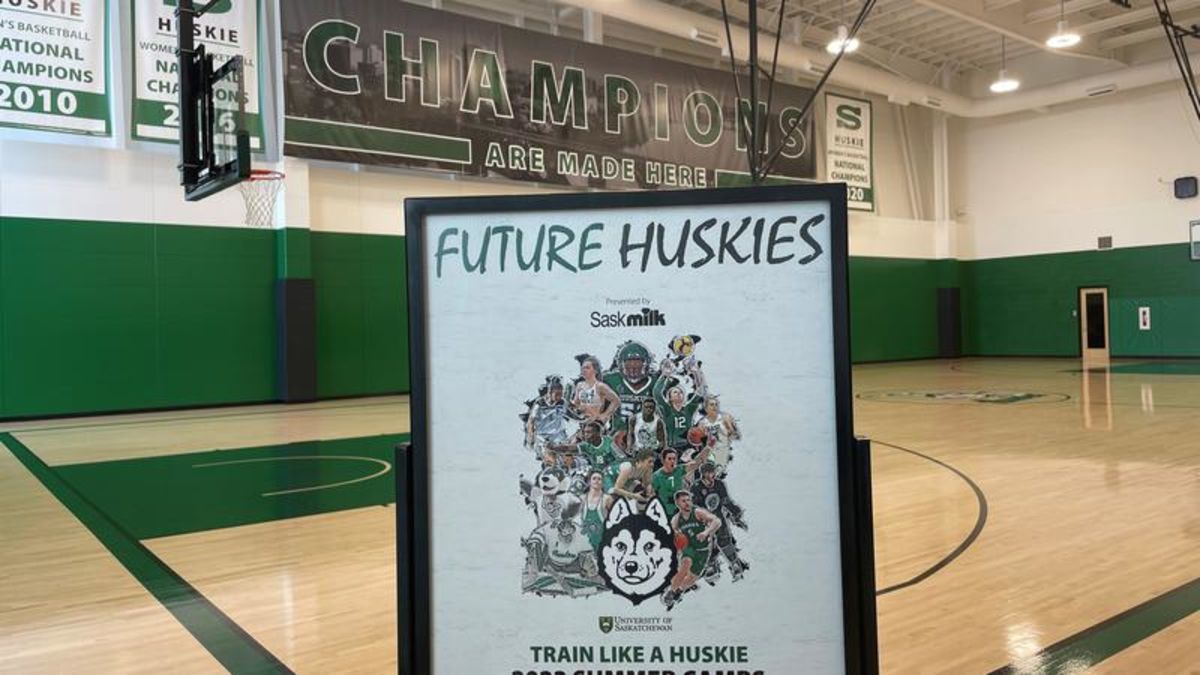 The Huskies work with younger athletes again this summer | HuskieFAN