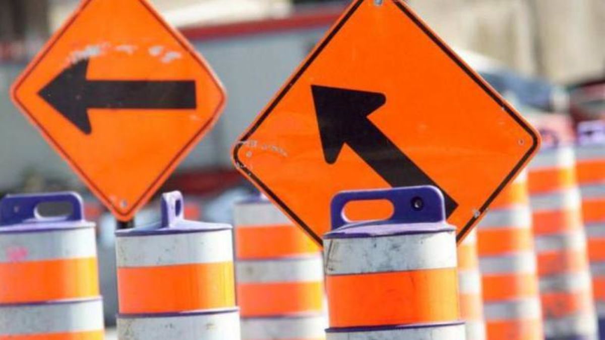 Traffic disruptions at Highway 11A and Gaetz Avenue; and on 49 Street ...