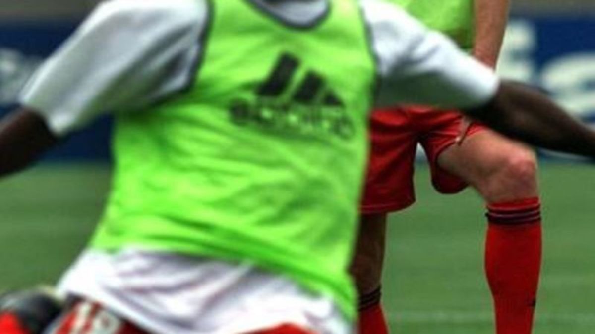 DeVos made history at 2000 Gold Cup, now hopes to see Canada men lift ...