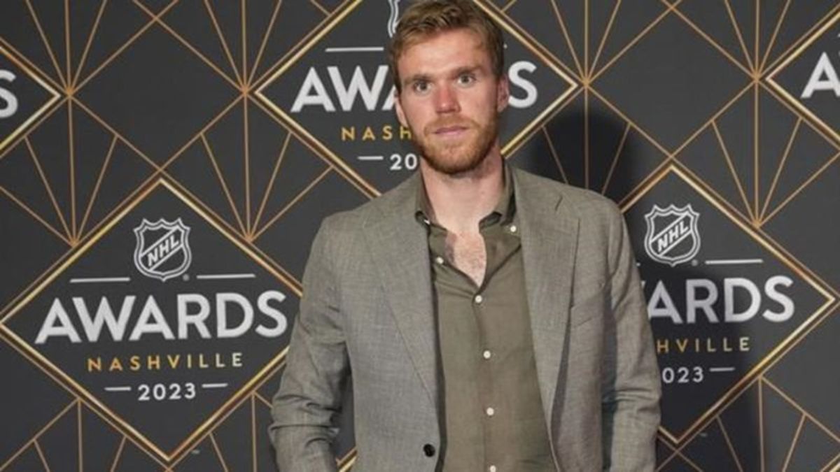 Connor McDavid dominates NHL awards | Lethbridge News Now