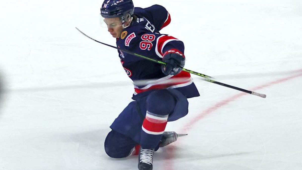 Bedard’s a Blackhawk: Chicago takes Pats star first overall in NHL draft | paNOW