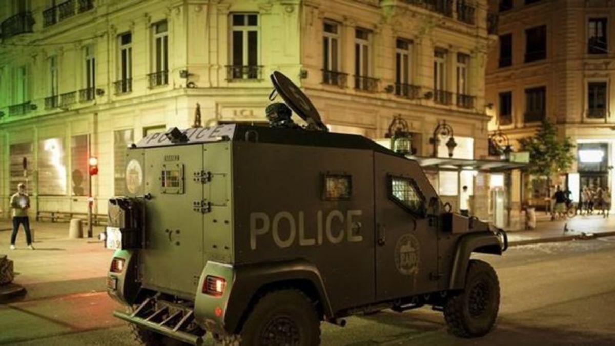 France arrests more than 1,300 people after fourth night of rioting ...