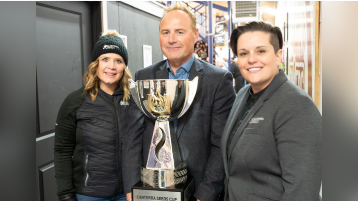 Commissioner McIntyre inks three-year deal to continue with SJHL ...