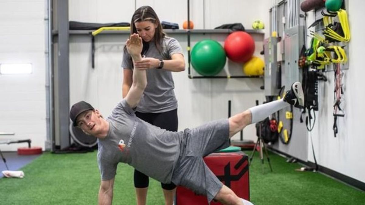 Prepping the body for the bucking; more rodeo athletes buckle down ...